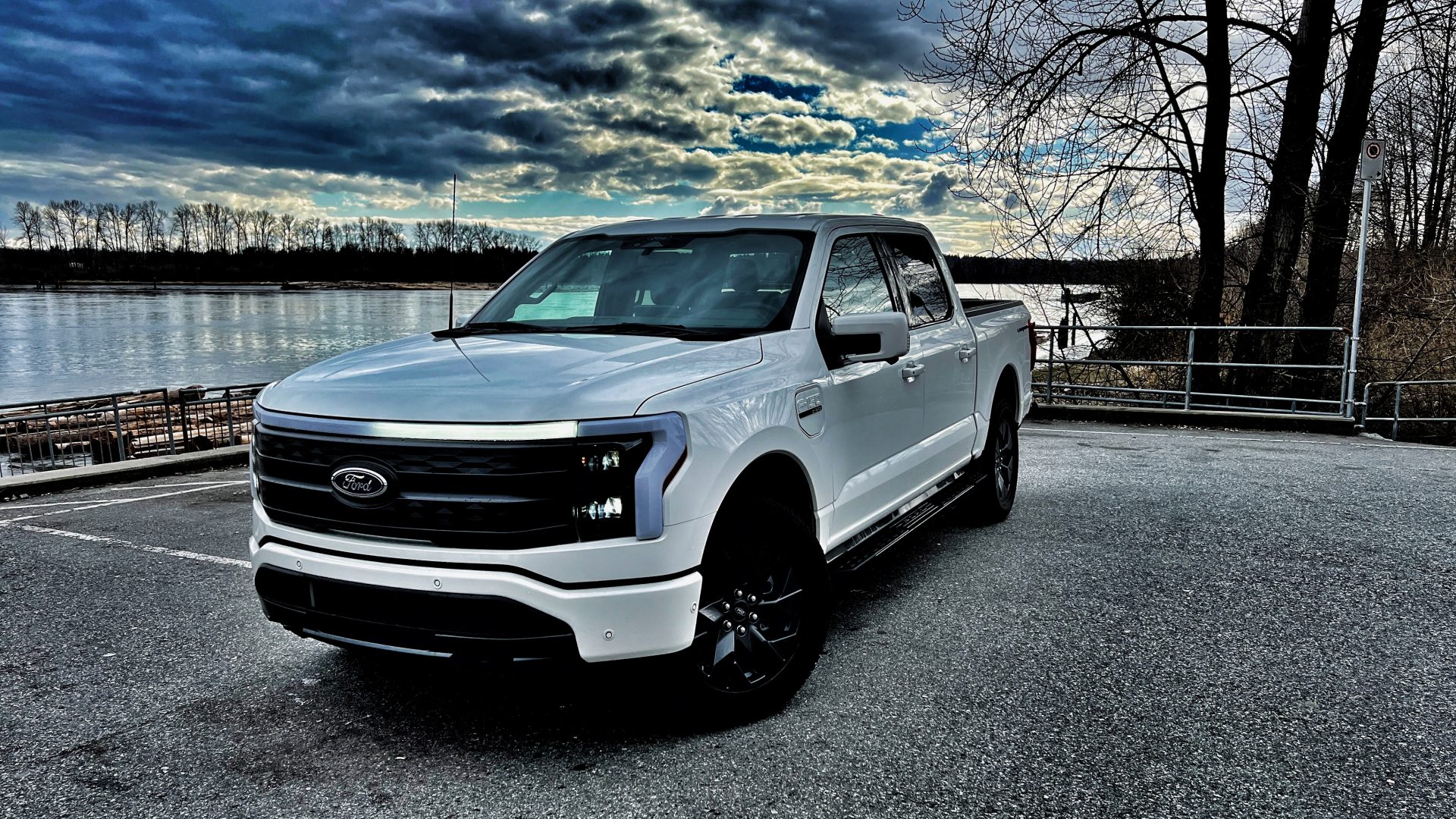 2022 Ford F-150 Lightning – Hits & Misses | Desi Trucking
