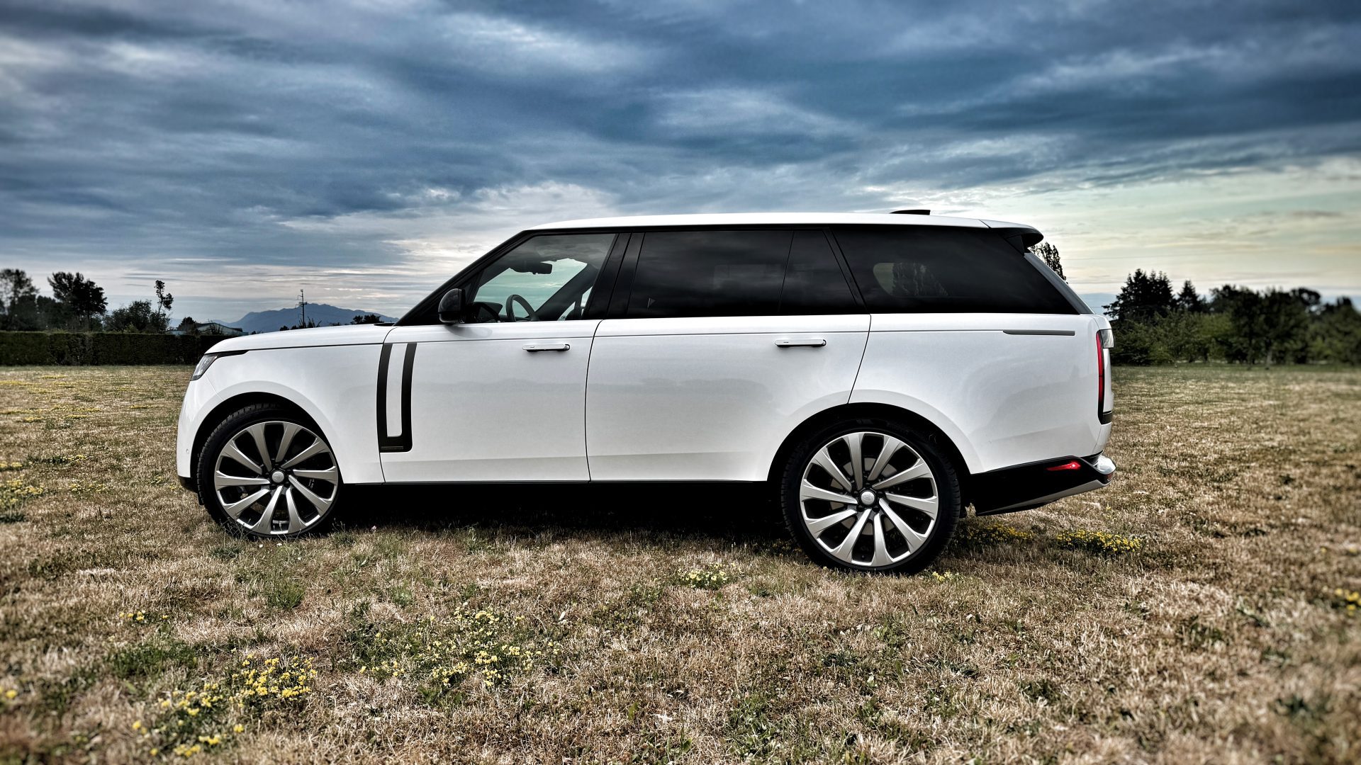 2024 Range Rover Autobiography LWB: It is Still the Ultimate Luxury SUV ...